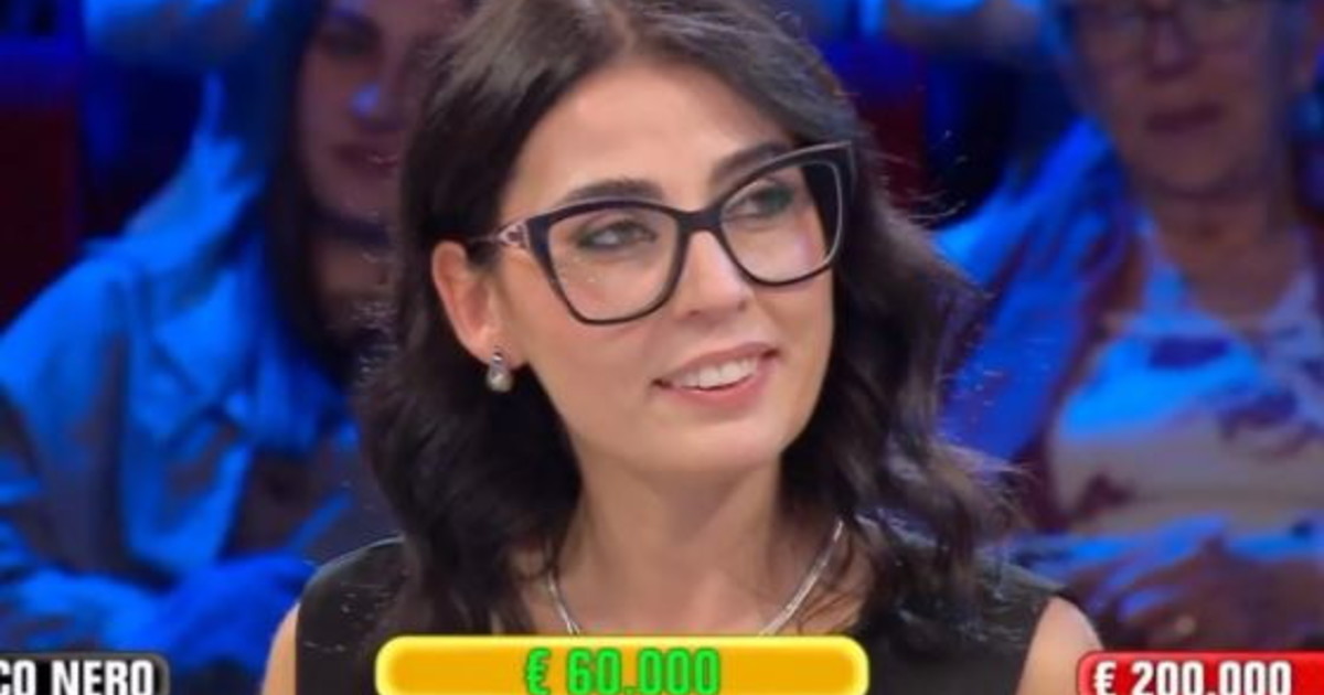 Affari Tuoi Maria Pia spiazza De Martino | mai vista una cosa simile