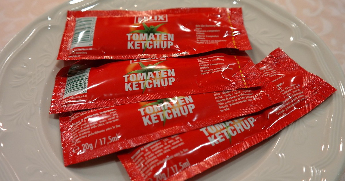 Maionese e ketchup, addio bustine: l'ultima follia della Ue | Libero ...