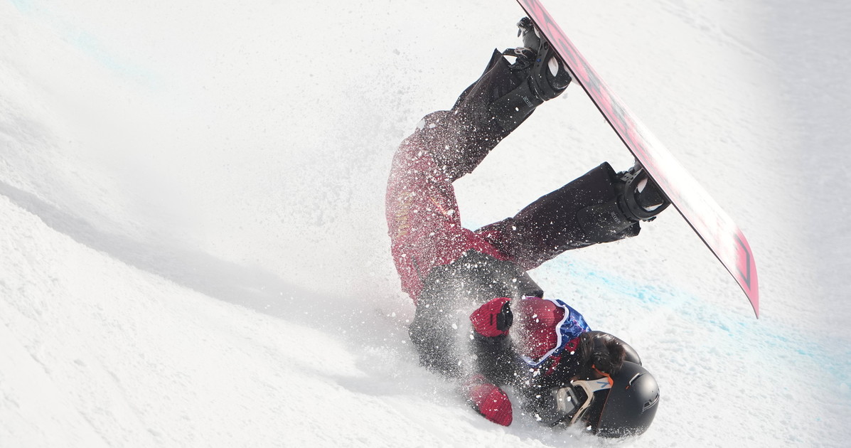 Milano-Cortina, terrore a Livigno: snowborder cade a terra e rimane ...