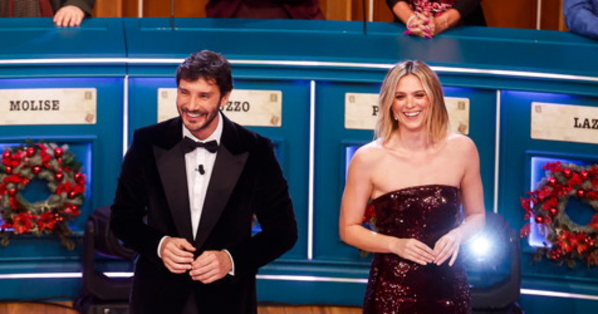 Stefano De Martino e Brenda Lodigiani? A notte fonda... | Libero ...