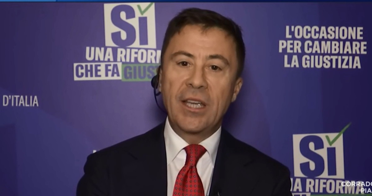 Otto e mezzo, Bocchino sbugiarda Travaglio: "Anche tu", che figura ...