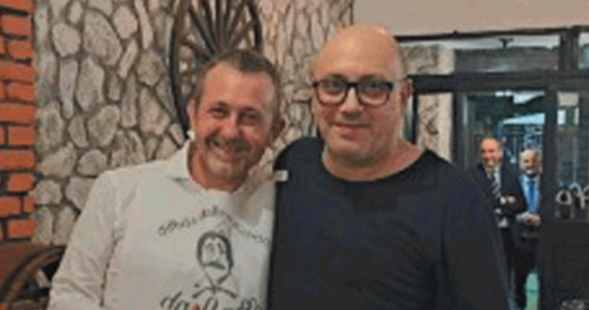 Andrea Delmastro e "la manina": ecco tutta la verità sulle foto al ...