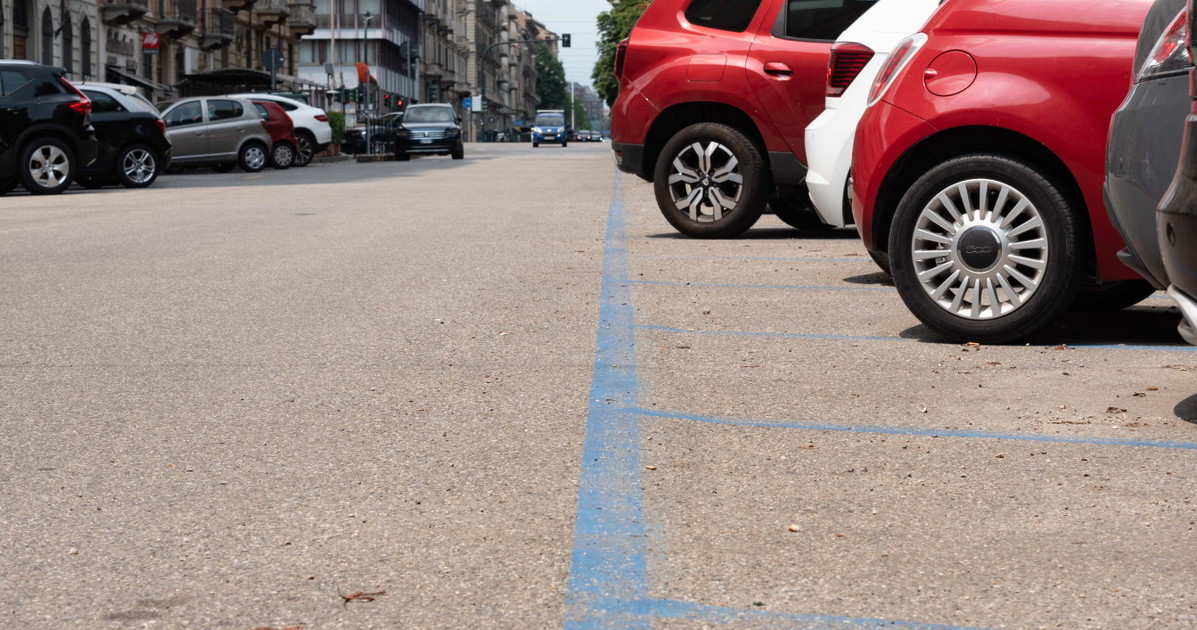 Strisce blu, parcometro rotto? Quando la multa non va pagata | Libero ...