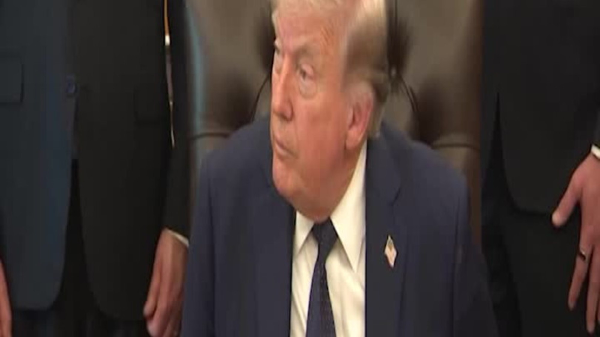 Iran, Trump: "Non userei mai un'arma nuceare, li abbiamo già annientati ...